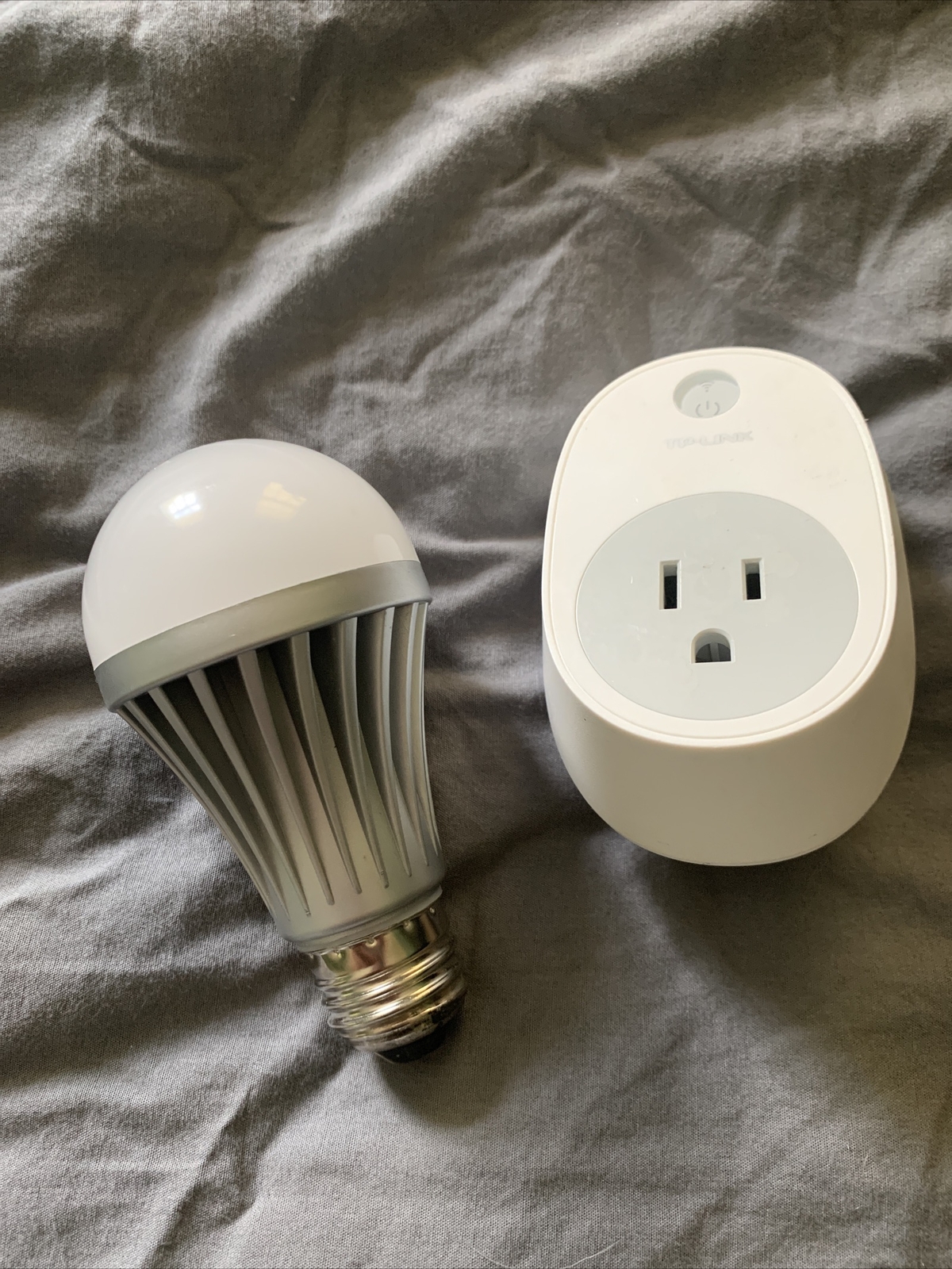 TP-Link HS100 Wi-Fi Smart Plug Used With Free Color Changing Smart Bulb ...