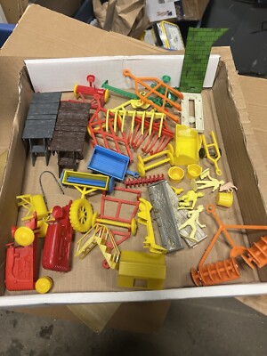 Large lot miscellaneous Vintage Marx farm set play parts people Animals ...