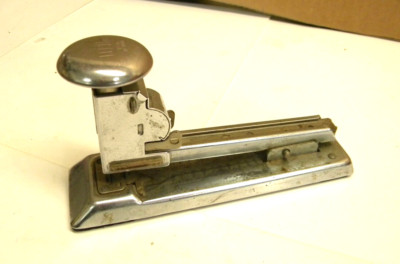 Staplers - 402 Stapler