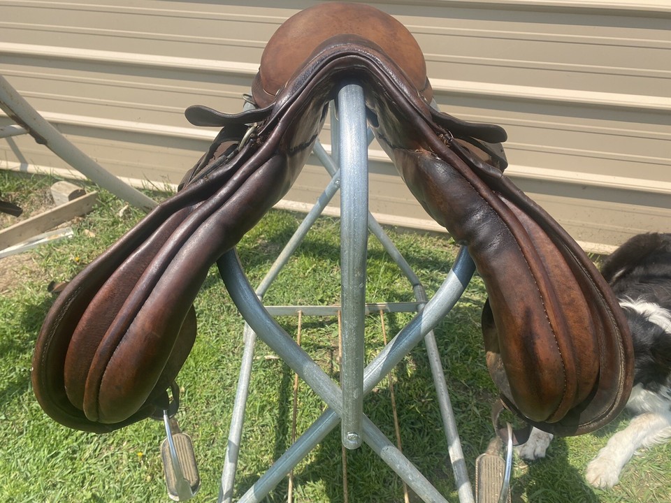 Used Stubben Cavalleria 18" AP English saddle w/fittings, MN tree ...