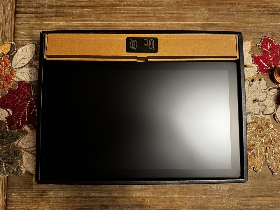 Wacom Cintiq Pro 17 DTH172 17.3" UHD Touchscreen Pro Drawing Tablet and ...