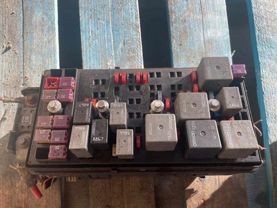 OEM Engine Fuse Box 15859580 2007 Pontiac G6 2.4L 1901990 | eBay