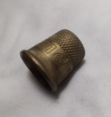 Vintage Collectible Thimble - EZ #11 Brass Gold-Tone Metal Sewing ...