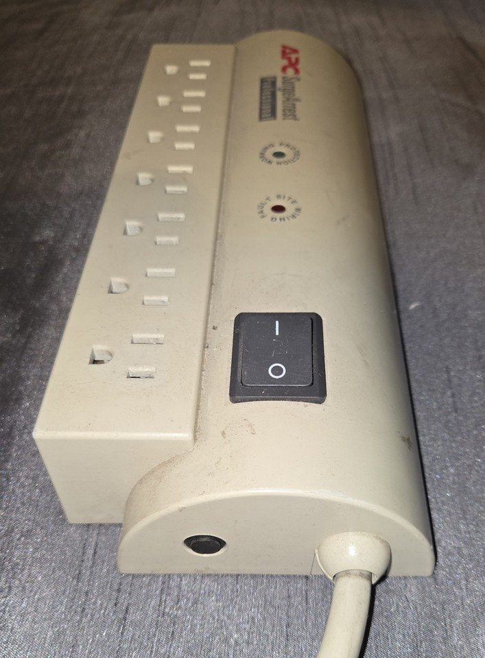 APC NET7 SurgeArrest Network 7 Outlets 120V Surge Suppressor/Protector ...