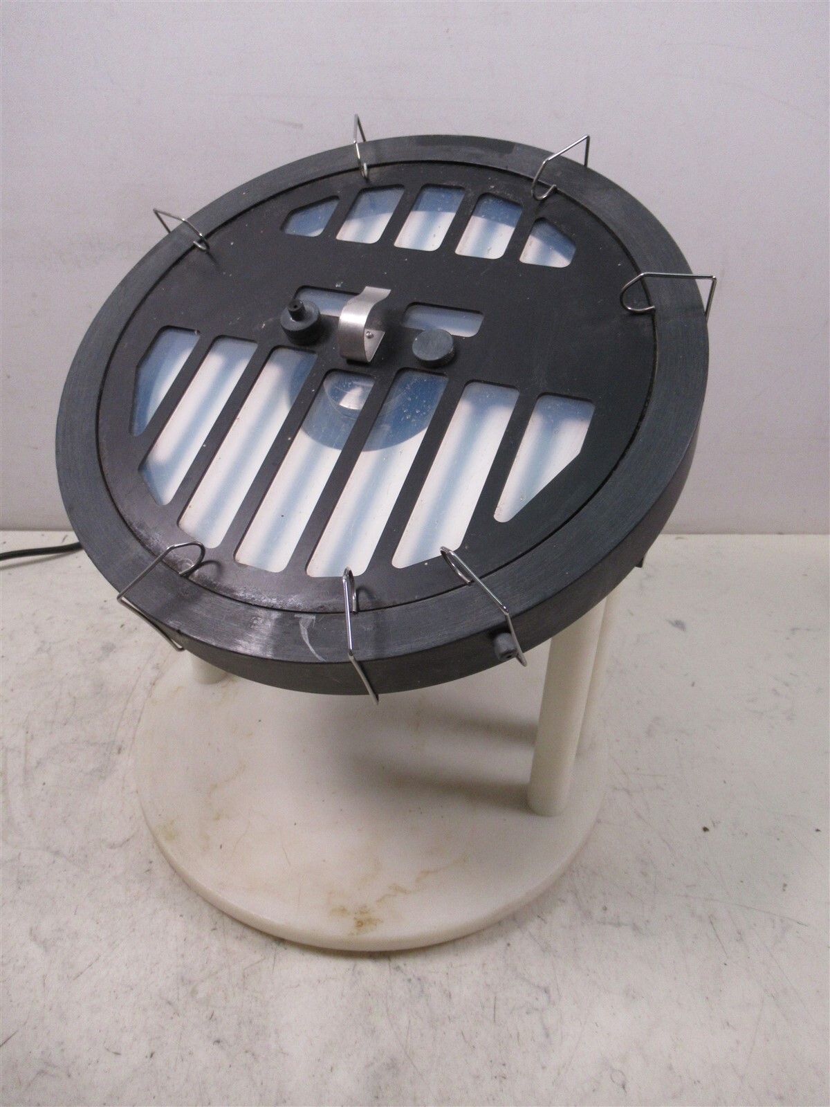 Harrison Research Chromatotron 7924T Centrifugal Thin-Layer ...