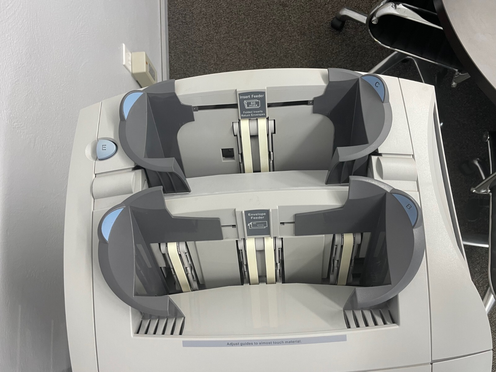 Pitney Bowes Desktop Folder/Inserter with 2 sheet feeders and 1 insert ...