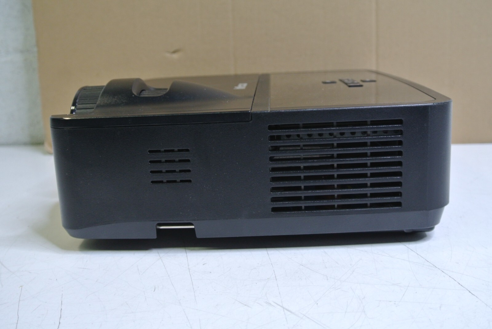 InFocus IN116 DLP Projector 996 Lamp hours 4 resets (NO POWER CORD ...