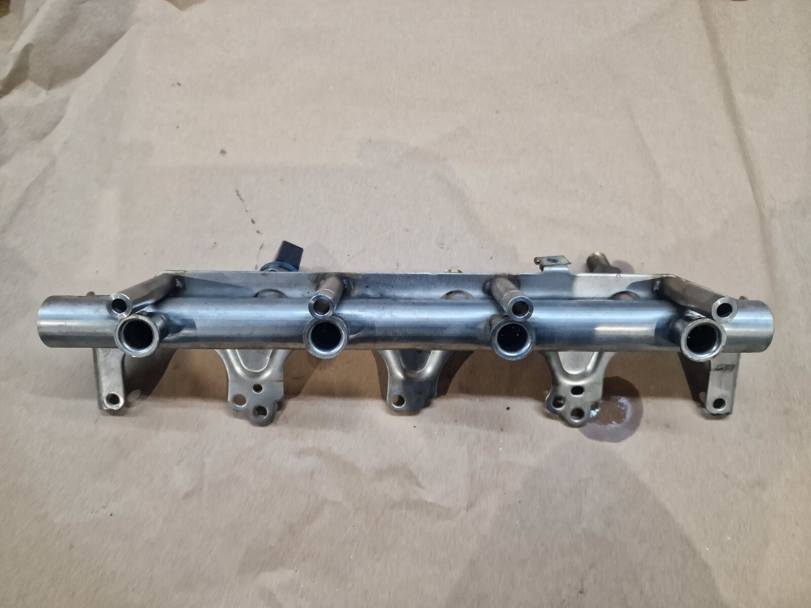 VW PASSAT 2.0 TFSI FUEL INJECTORS RAIL 06F 133 317 L for sale online | eBay