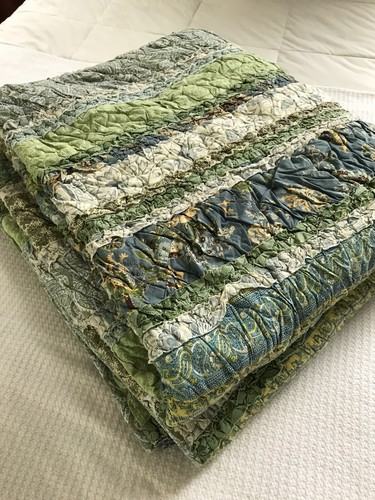 L. L. Bean Patchwork Quilted Ruffled Paisley Full/Queen Quilt Blue ...