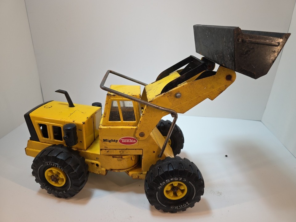 Vintage 1970 Die Cast Mighty Tonka Articulating Front End Loader ...