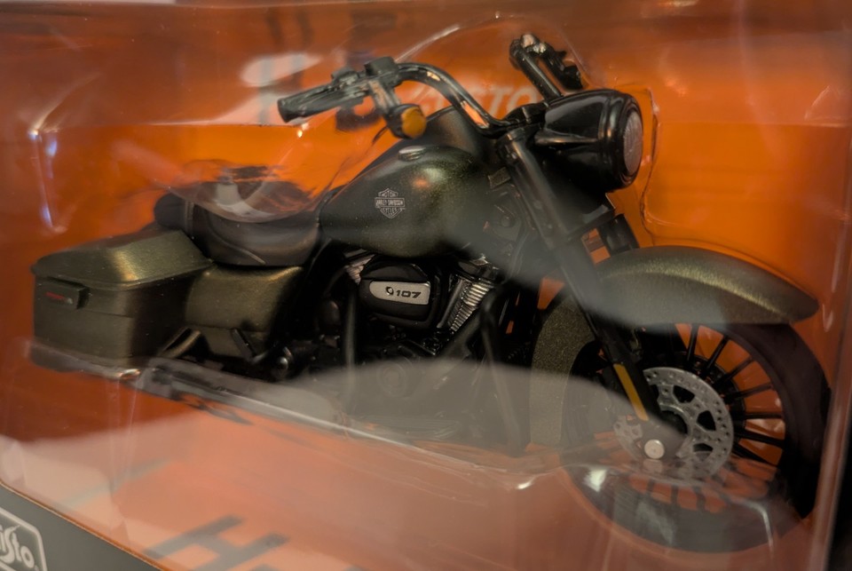 Maisto Harley Davidson 2022 Road King Special Series 43 1:18 die cast ...