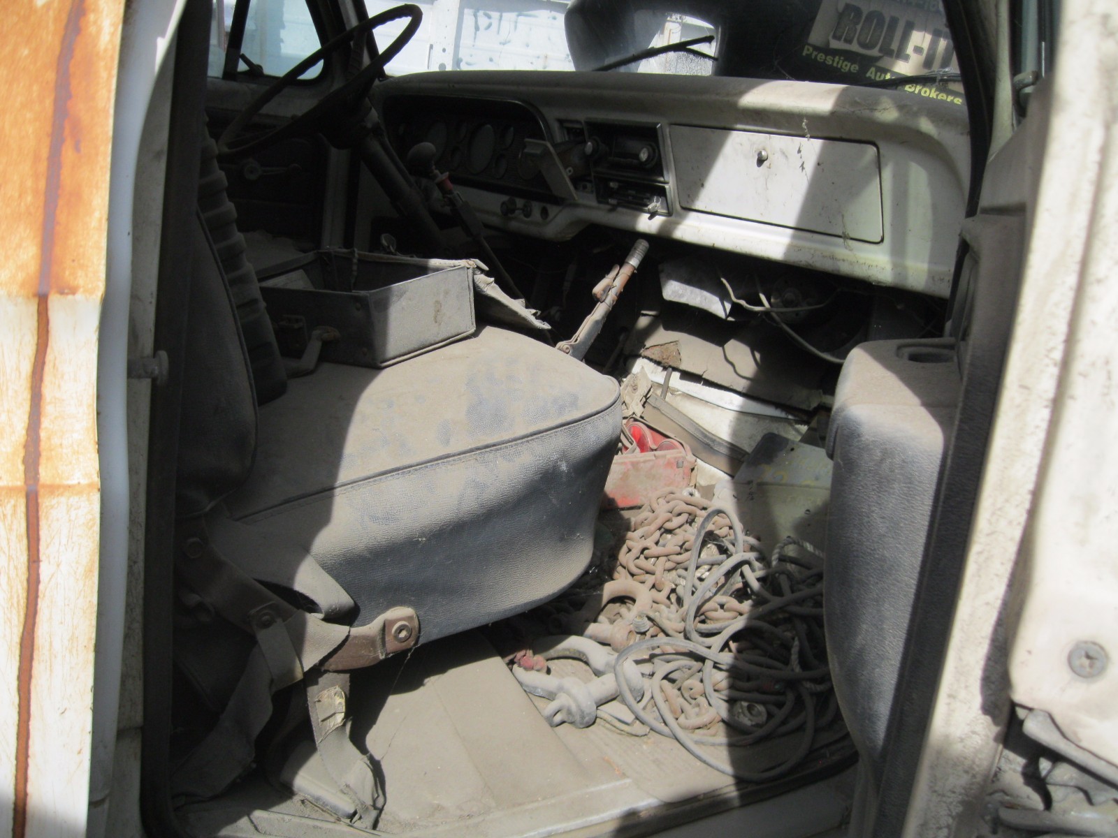 F600 Wrecker Tow Truck BOND ramp 75 Ford with 330 & 4 speed 2 speed ...