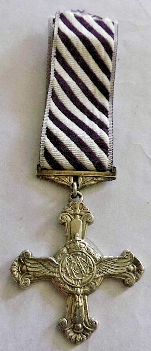 DISTINGUISHED FLYING CROSS DFC IN FITTED | Grelly UK