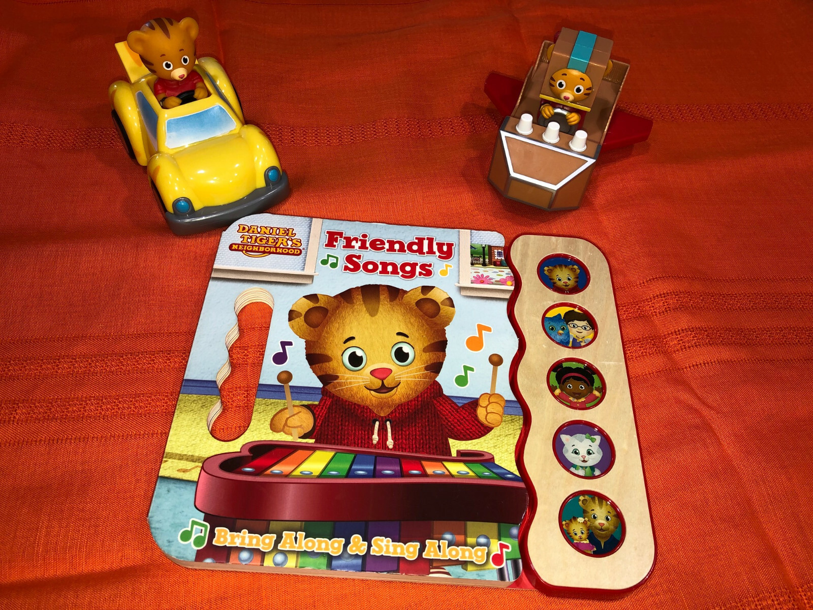 Daniel Tiger's Friendly Songs: Daniel Tiger's Neighborhood & Rocketship ...