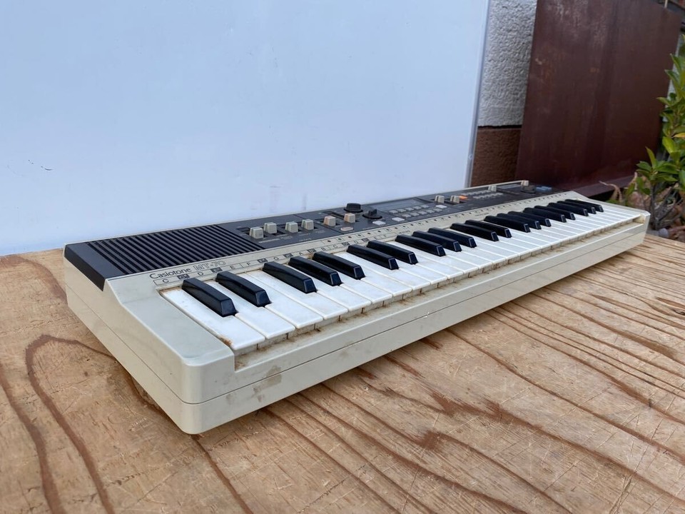 CASIO MT-70 Synthesizer Casiotone 49-Key 20 tones, 10 rhythms, Vintage ...