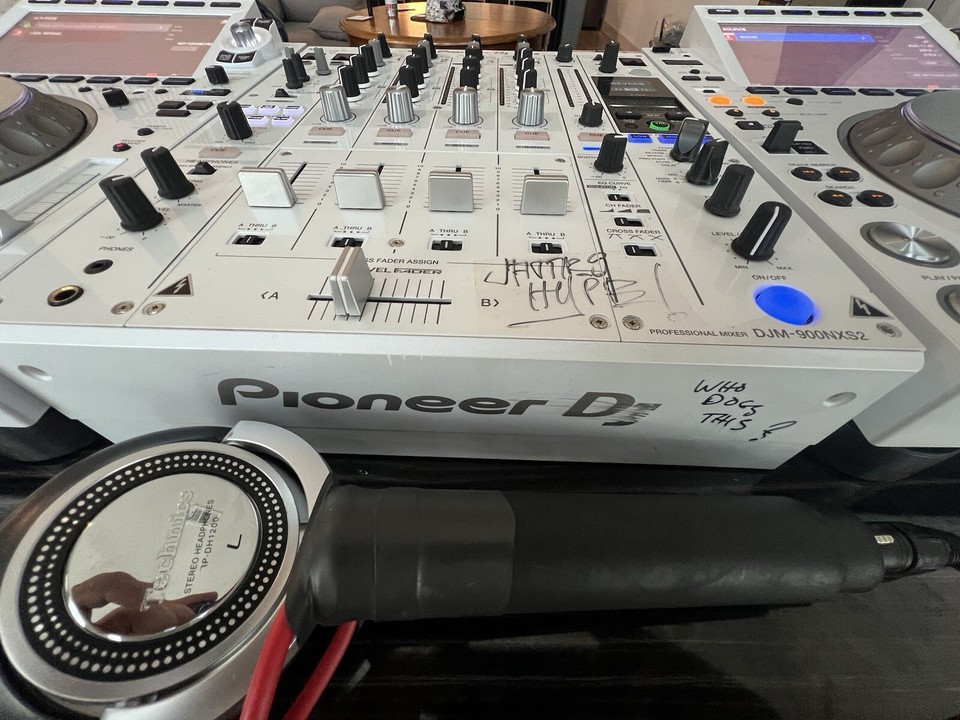 pioneer dj cdj 3000 white limited X4 And nexus 2 Signed by various ...
