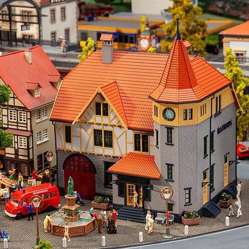 Town Hall & Fire Brigade Garage (Rathaus) HO Scale Model - Faller ...
