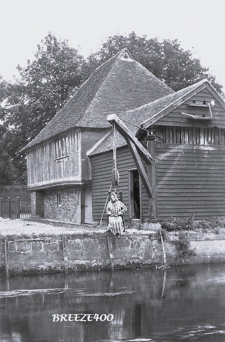 Modern Halloween Photo/OLD CREEPY BARN WITH HANGING NOOSE/4X6 B&W Photo ...