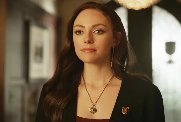 Legacies HOPE MIKAELSON Family Crest Necklace ♡ The Originals ☆ Vampire ...