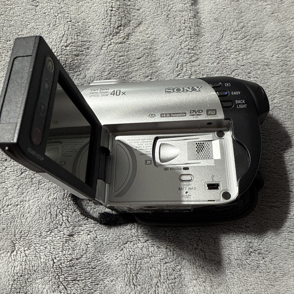 Sony HandyCam DCR-DVD108 Mini DVD Hybrid Camcorder Nightshot 40x Zoom ...