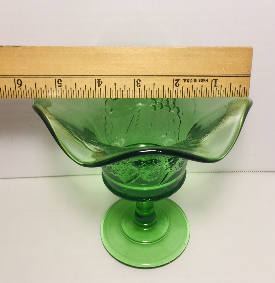 VINTAGE L G WRIGHT DEPRESSION GLASS GREEN STRAWBERRY AND CURRANTS ...