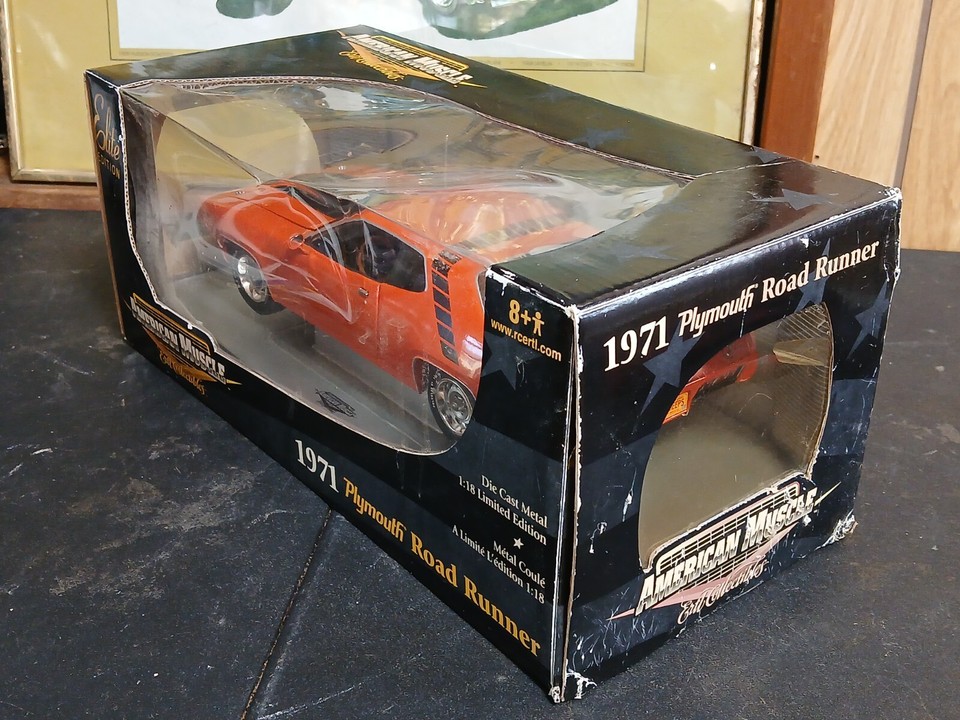 Ertl American Muscle Elite 1:18 1971 Plymouth Road Runner CHASE, Tor ...