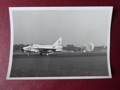 PHOTO AIRCRAFT ENGLISH ELECTRIC LIGHTNING RAF ROYAL AIR FORCE BRAKE ...