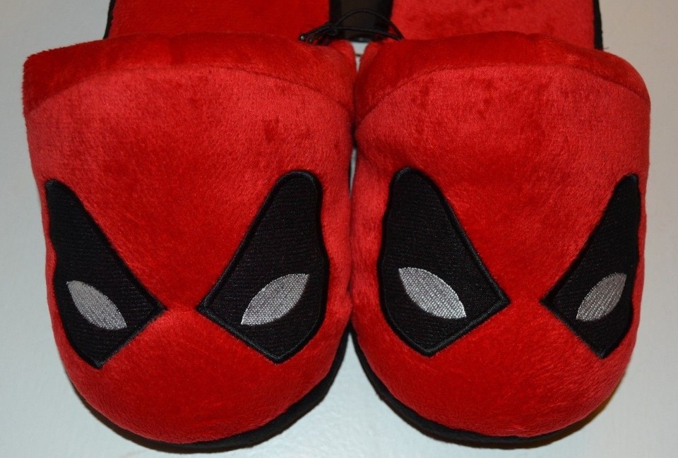 MARVEL COMICS PLUSH SLIPPERS Choice Punisher Captain America Deadpool ...
