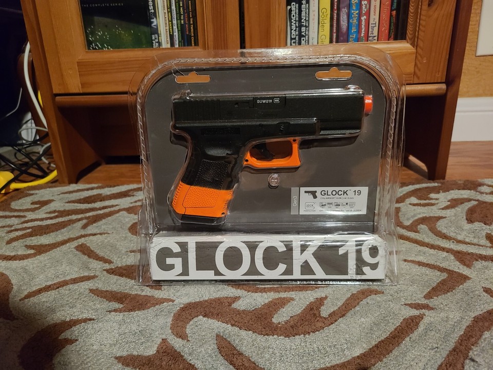 Umarex Glock 19 Gen 3 CO2 6mm Airsoft Gun - Black/Orange 723364801181 ...