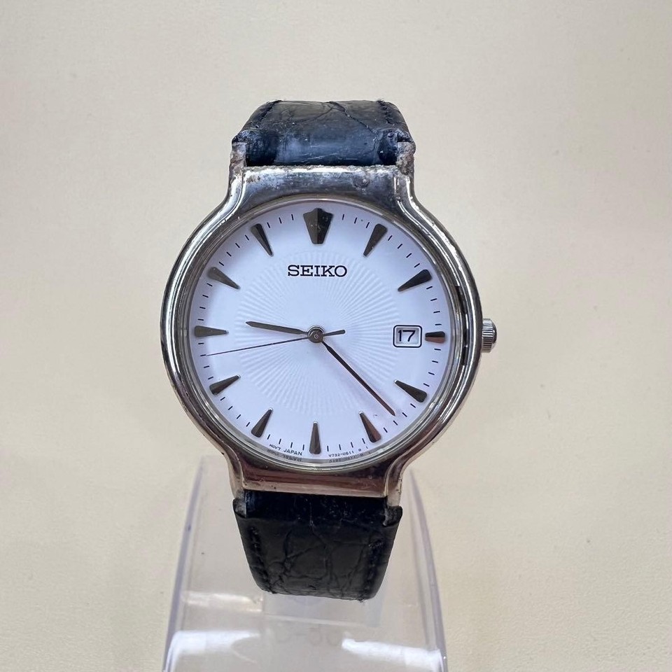 SEIKO V732-0220 Analog Watch with Adjustable Band and Battery ...