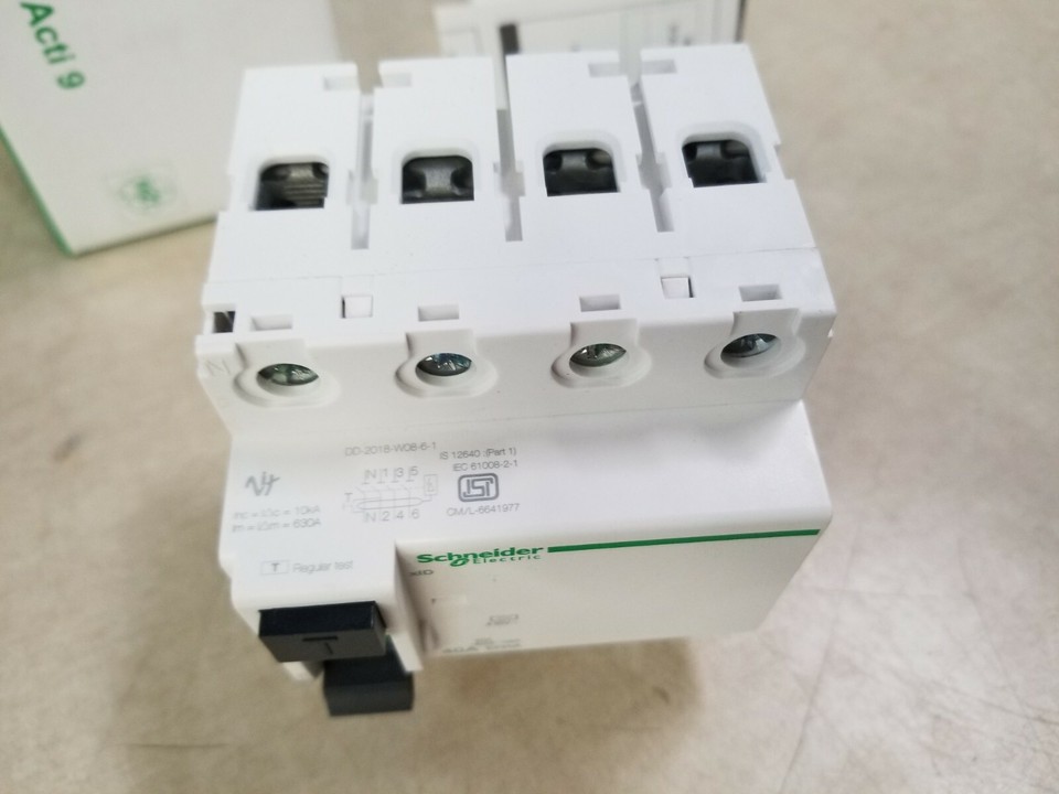 Schneider Electric Circuit Breaker 4P-40A-100mA-AC (A9N16255) | eBay