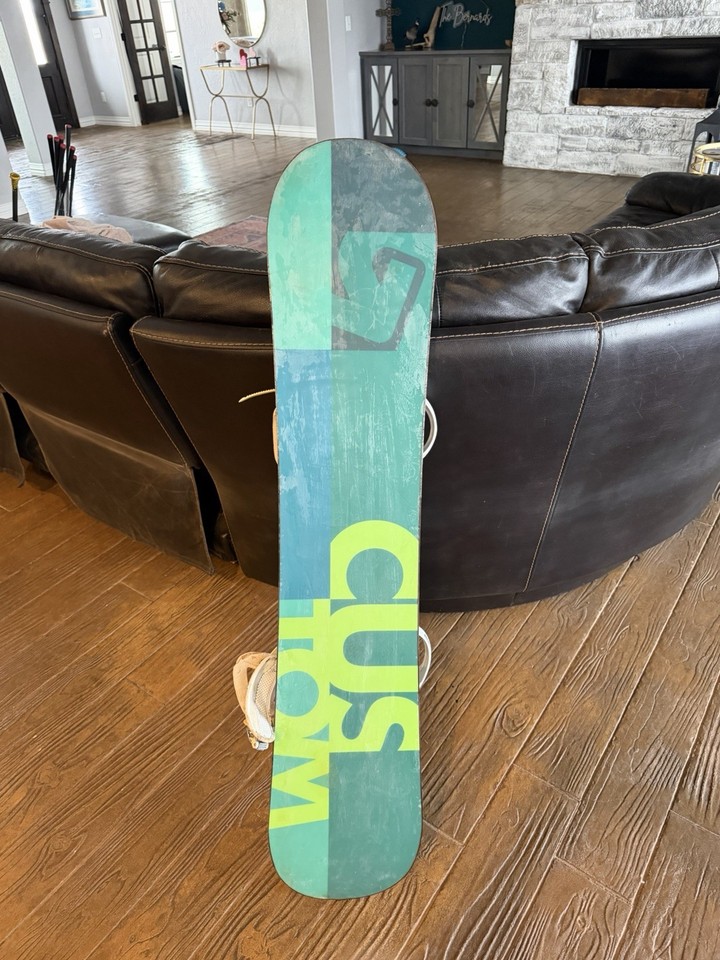 Burton Custom 135 cm Snowboard With Burton Freestyle Small Bindings ...