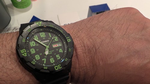 Casio MRW200H-3BV Dive Style Neo-Display 44.6 mm Black Resin Case and ...