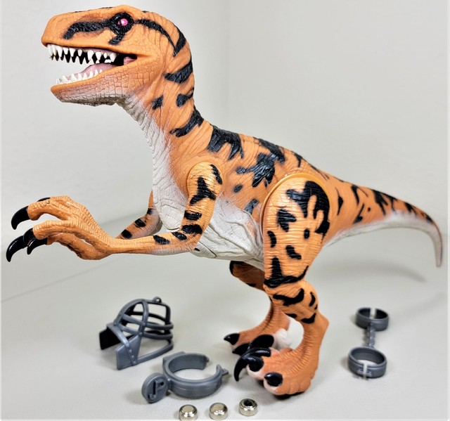 in RARE 1994 Kenner Jurassic Park Electronic Utahraptor Ripper for sale ...