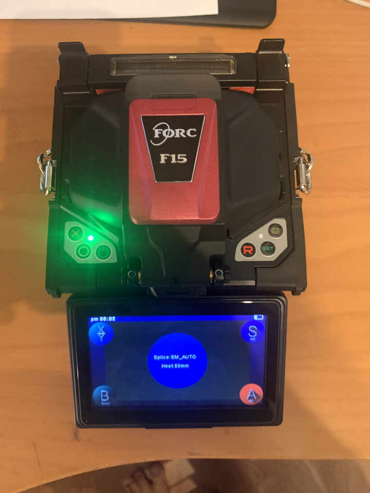 FORC F15 fiber splicing machine with precision cleaver and two ...