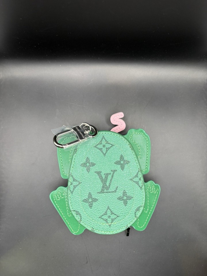 Louis Vuitton Animal Frog Charm Key Chain Green Pink Yellow Silver Logo ...