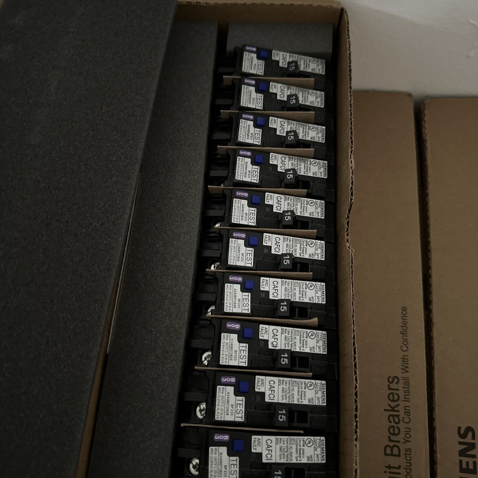 SIEMENS QA115AFCN 15A AFCI PLUG ON NEUTRAL QTY 10 NEW in BOX SHIP SAME ...