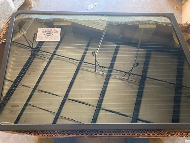 Peterbilt / PACCAR 20-14898-20R Glass Windshield (NEW) | eBay