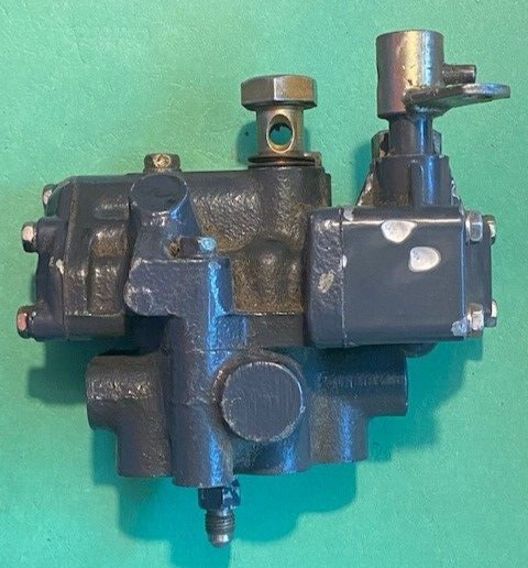 Kubota ZD18(F)/ZD21(F)/ZD28(F) Control Valve Assy w/Adapter Part#YW017 ...