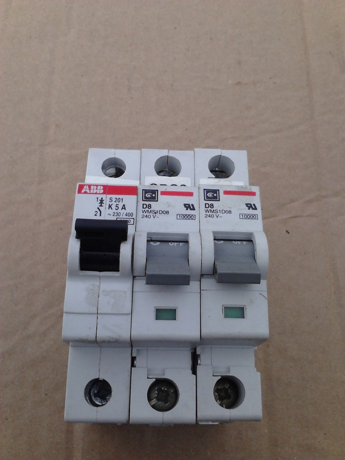 2-D8 WMS1D08 240v 8Amp 1- 5201 K5A 230/400 volt Breakers | eBay