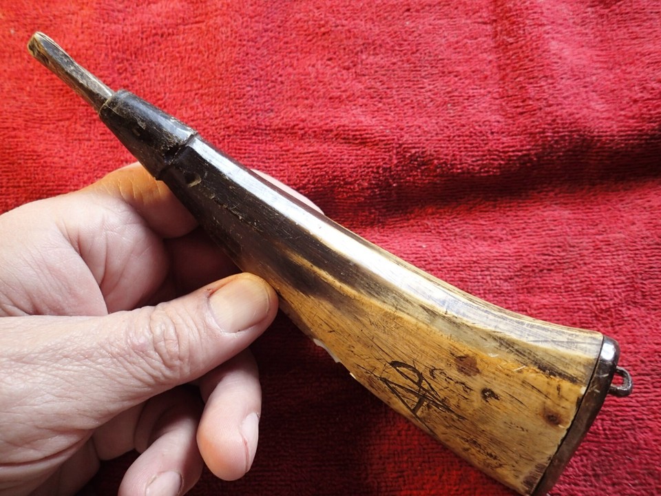 ANTIQUE dated 1872 , SIGNED FLAT HANDMADE BLACK POWDER HORN FLASK ...