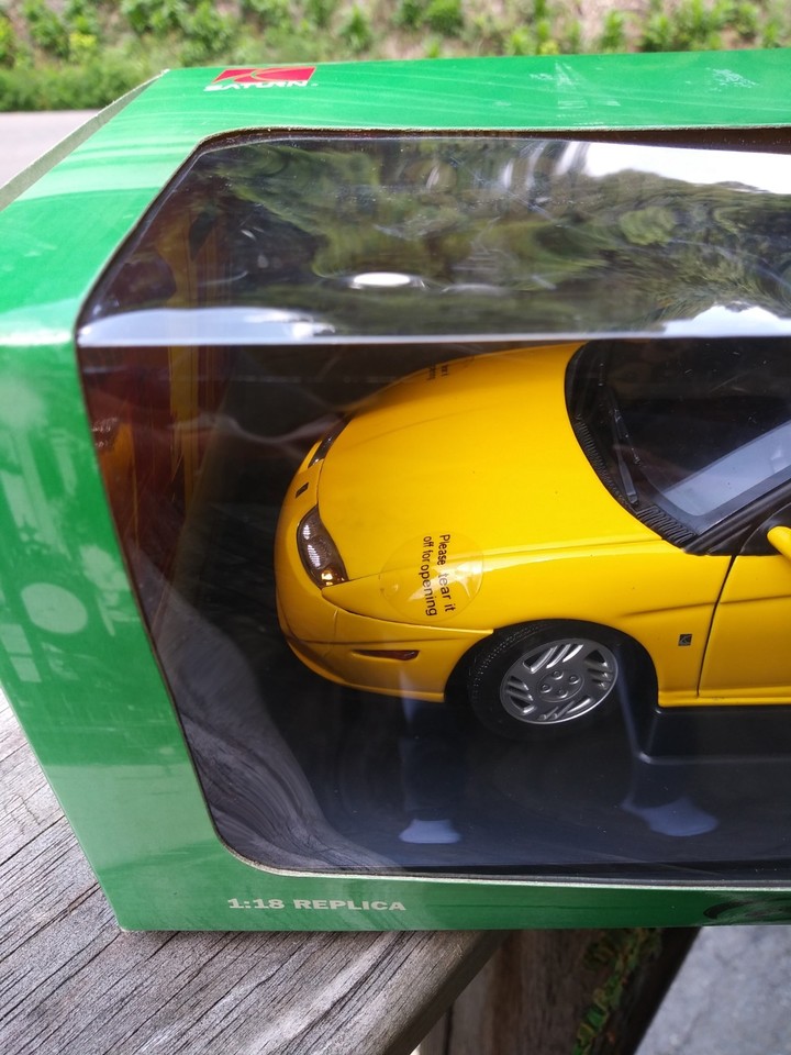 Gateway Global - Saturn SC2 3-Door Coupe Diecast 1/18 Scale Yellow | eBay
