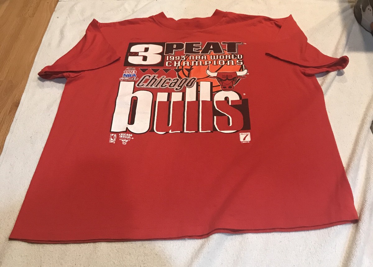 VTG 1993 NBA FINALS CHICAGO BULLS WORLD CHAMPIONS 3 PEAT VTG 1993 NBA FINALS CHICAGO BULLS WORLD CHAMPIONS 3 PEAT