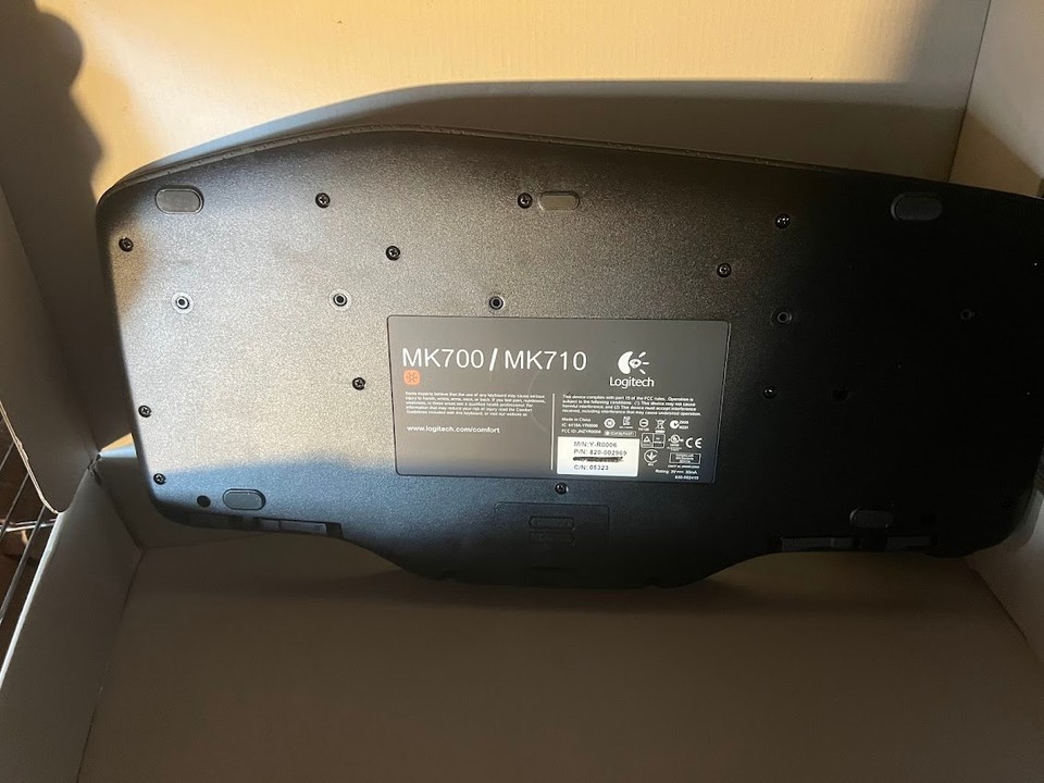 Logitech MK700/MK710 Wireless Keyboard w/ Logitech Wireless Mouse (w ...