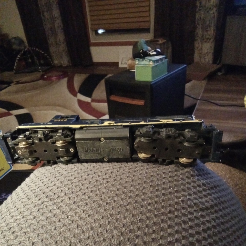 Vintage Tyco HO Scale Santa Fe Train Engine #5628-tested see ...