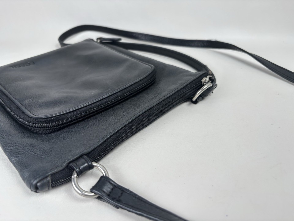 Fossil Black Pebbled Leather Small Crossbody Bag Organizer Purse ID Zip ...