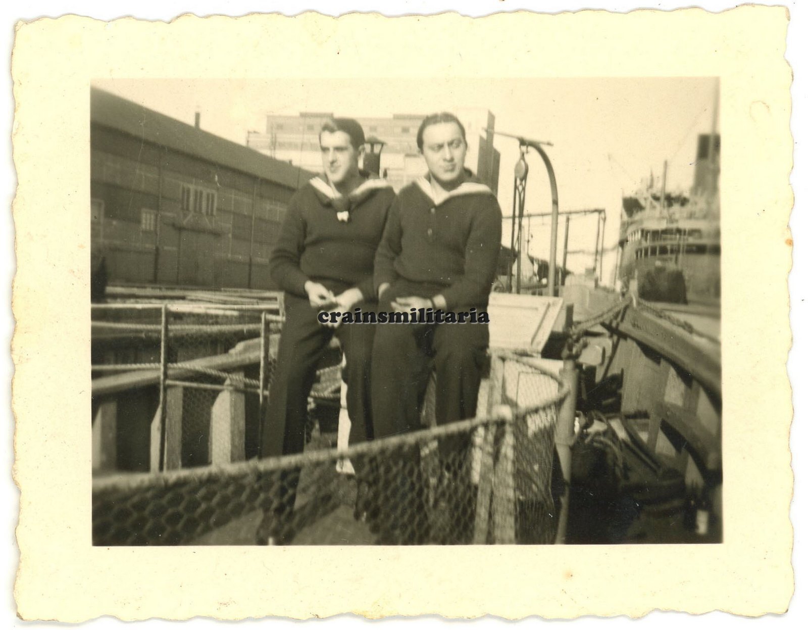 Orig. Foto Matrosen Cap Arcona U-Jäger 313 Schiff im Hafen GOTENHAFEN ...