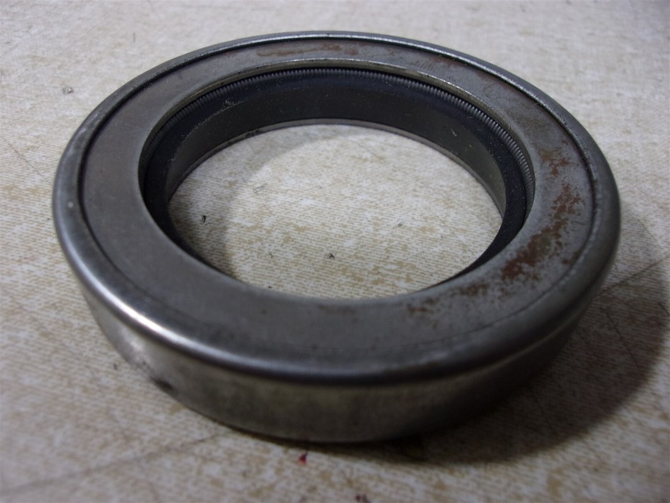 NEW Oil Seal 18699 #28 *FREE SHIPPING* | eBay