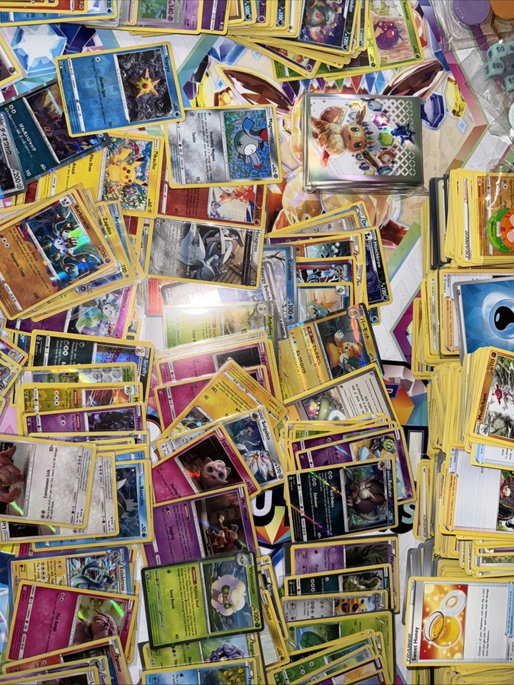 5000+ pokemon cards alot of old cards/vintage evolution black and white ...