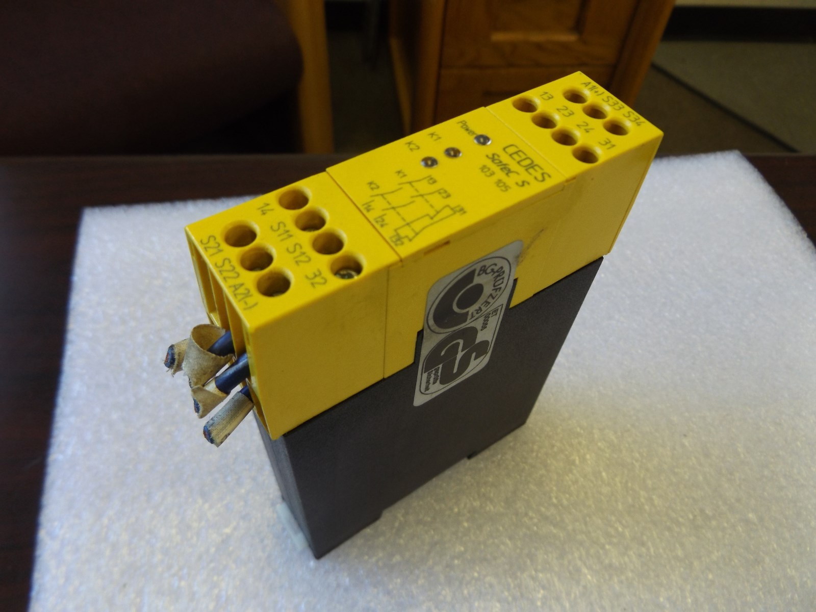 WHOLESALE LIQUIDATION CEDES SAFEC S RELAY 103 105 | eBay